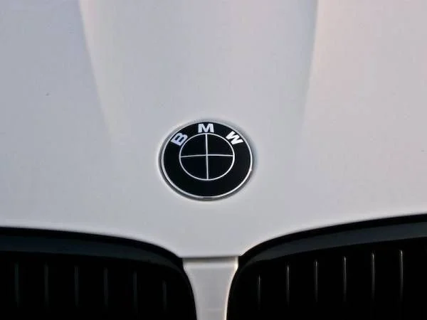 BMW logo emblem 82mm motorhuv olika färger - RM Bilstyling